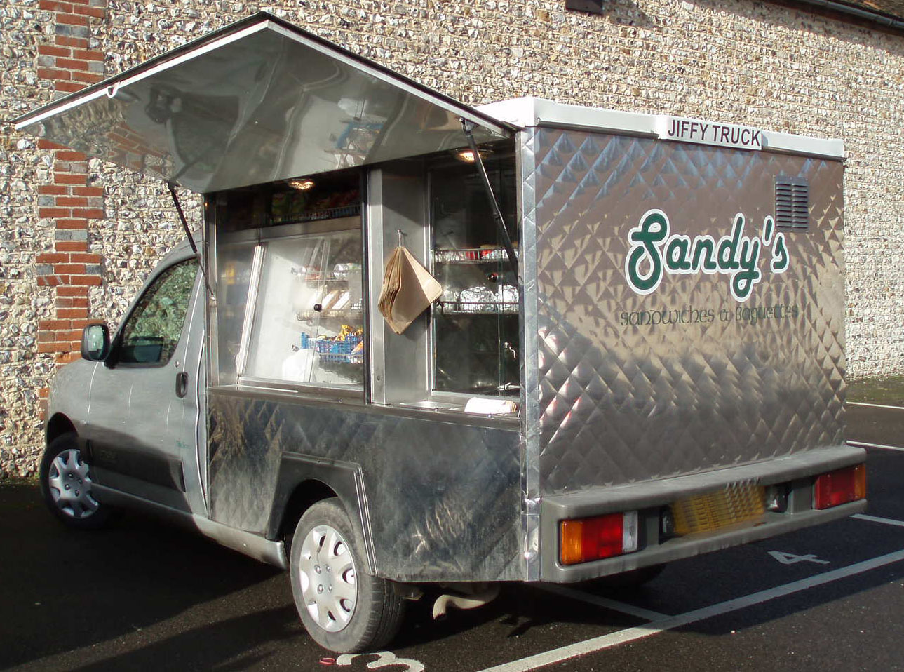 Ivan Insurance: Sandwich van wars