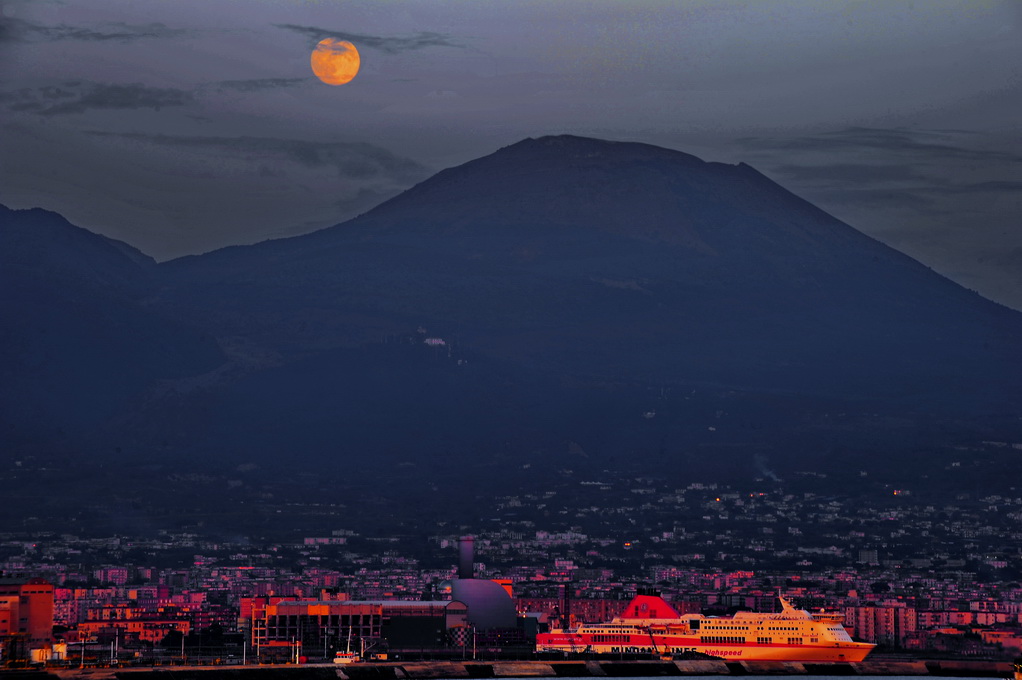 Traveling Wayne's World: Naples & the Amalfi Coast