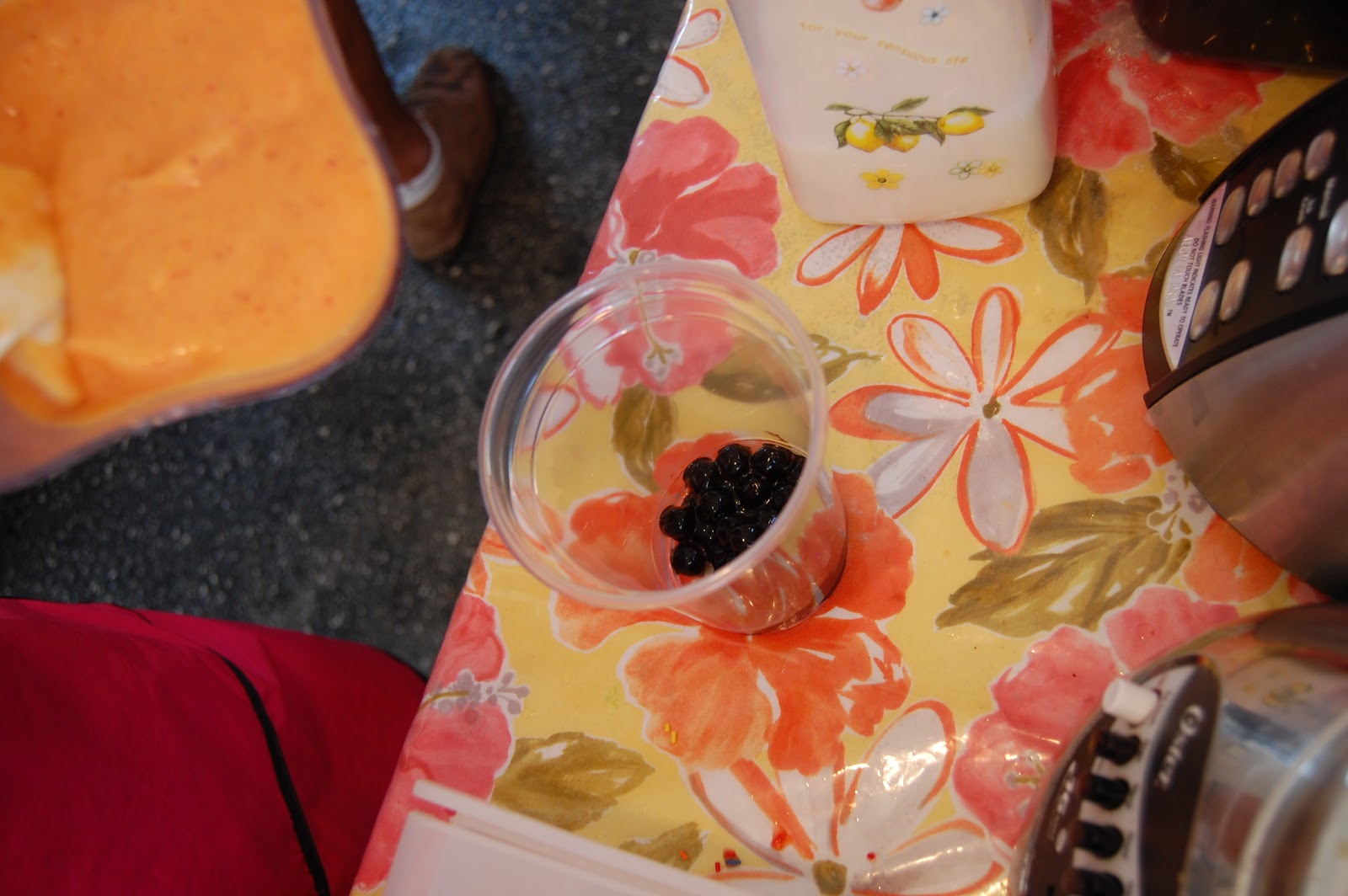 Mom-e-Memoirs: Friday Fave-- Pearl Shakes