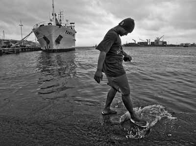 TAHITI HERALD TRIBUNE: En direct du cyclone OLI....