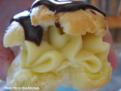 Meet Me in the Kitchen: Daring Bakers- Pierre Herme's Chocolate Eclairs