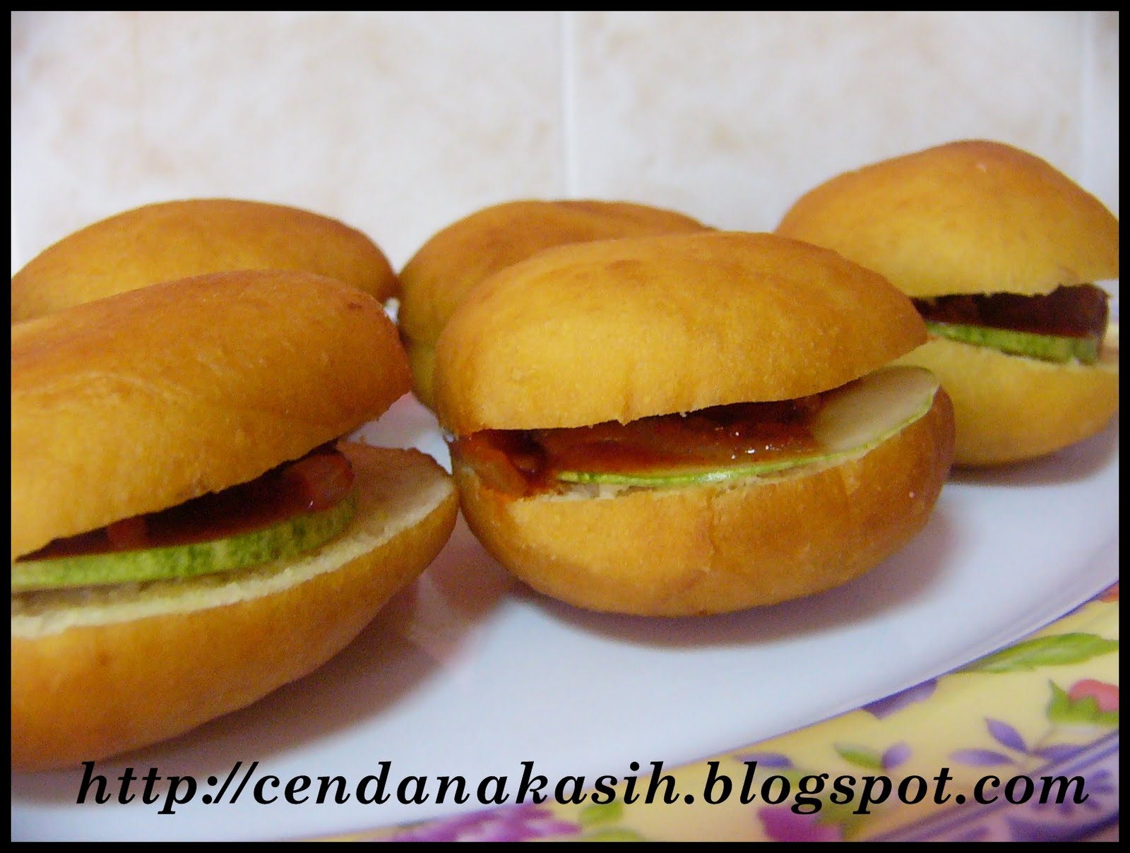 Cendana Kasih: Burger Malaysia @ Pau Sambal