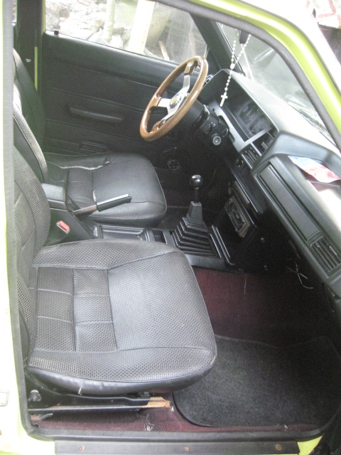 1983 KE70 COROLLA DX: interior