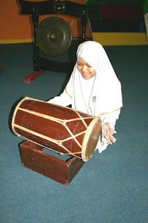 Unique things in Brunei: Sounds of Brunei: Gulingtangan
