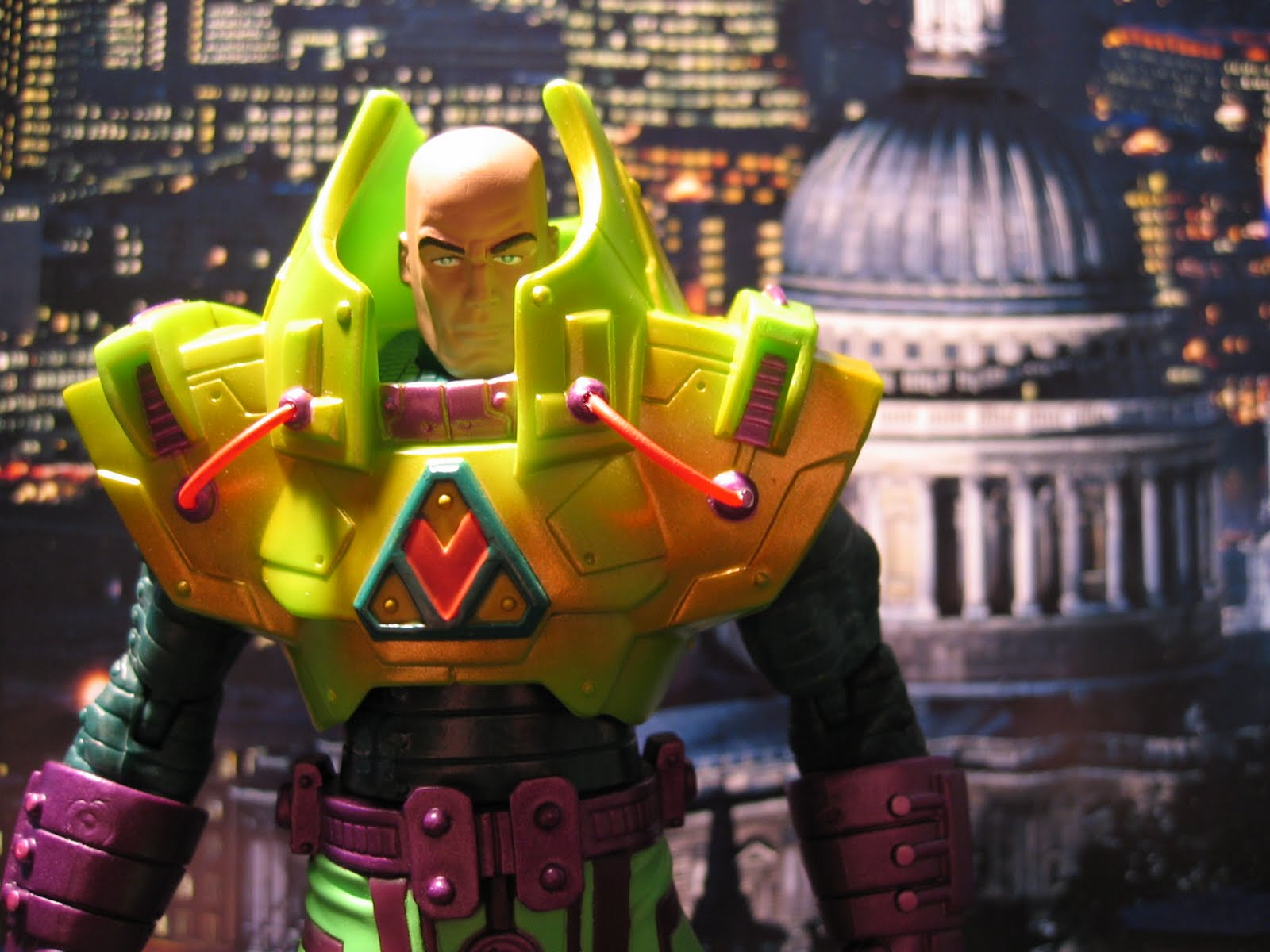 BEST TOYS EVER: I: ARMORED LEX LUTHOR: DC UNIVERSE