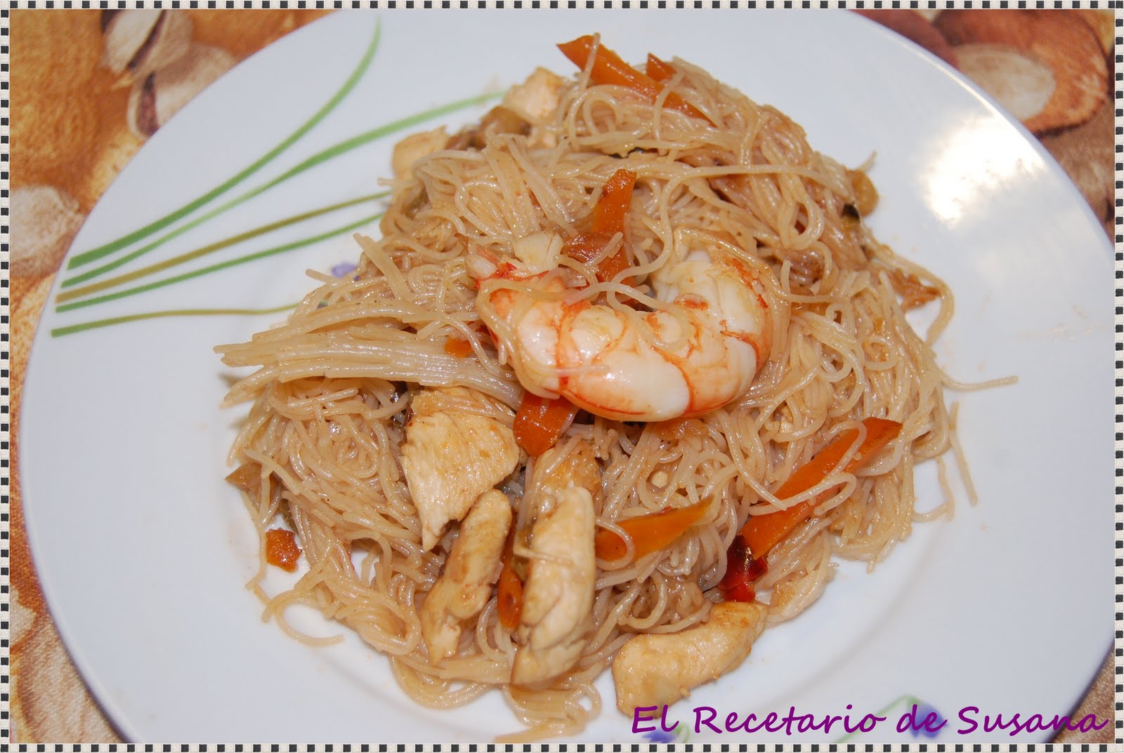 El Recetario de Susana: FIDEOS CHINOS DE ARROZ CON GAMBAS Y POLLO