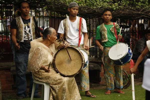 SINUG or SINULOG: A Cebuano Tradition - The Lazy Investor's Way