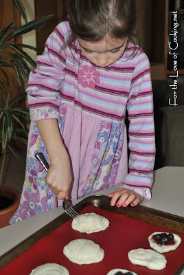 Raspberry and Blueberry Fruit Pies | For the Love of Cooking