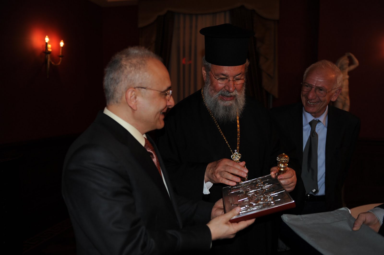 ΦΩΣ ΦΑΝΑΡΙΟΥ: ΤΟ ΔΕΙΠΝΟ ΣΤΟ ΓΕΝΙΚΟ ΠΡΟΞΕΝΕΙΟ ΤΗΣ ΕΛΛΑΔΟΣ ΣΤΗΝ ΠΟΛΗ ΠΡΟΣ ...