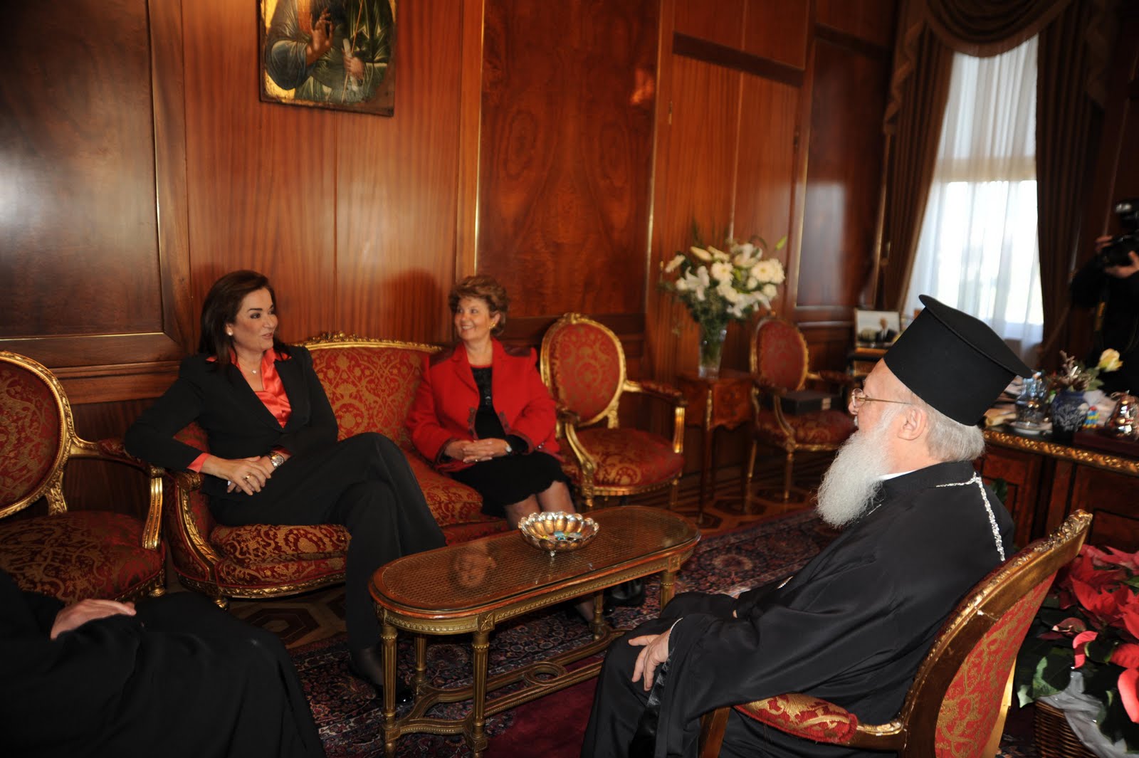 ΦΩΣ ΦΑΝΑΡΙΟΥ: Η ΝΤΟΡΑ ΜΠΑΚΟΓΙΑΝΝΗ ΣΤΟ ΦΑΝΑΡΙ