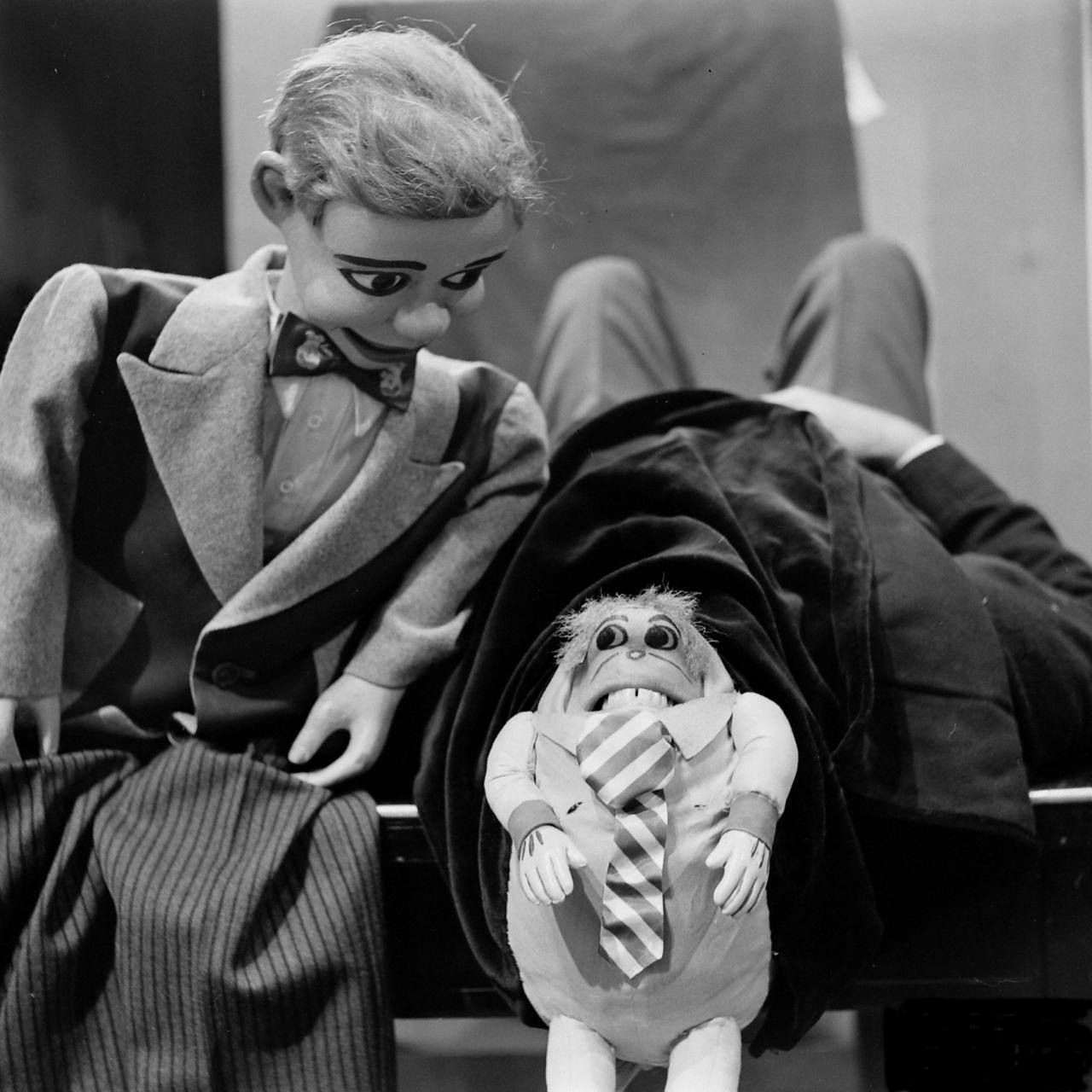 flexitoon: IT'S PAUL WINCHELL'S BIRTHDAY!!!