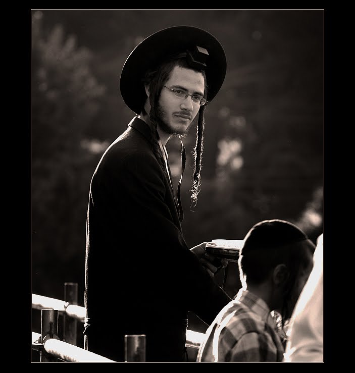 Rabi Tzvi Freeman – Is Judaism For Everybody? | Yochannan & O Muro