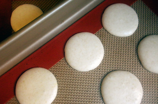 Dolcetto Confections: Lesson: Basic Macarons