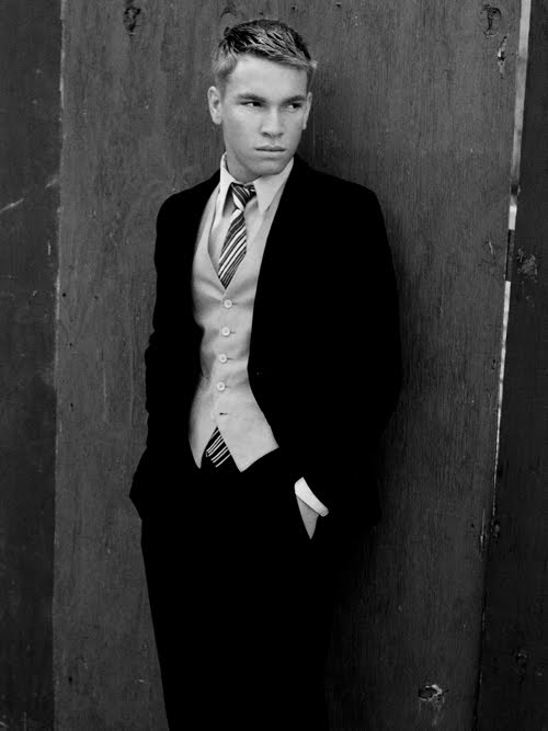 Favorite Hunks & Other Things: More Nick London: