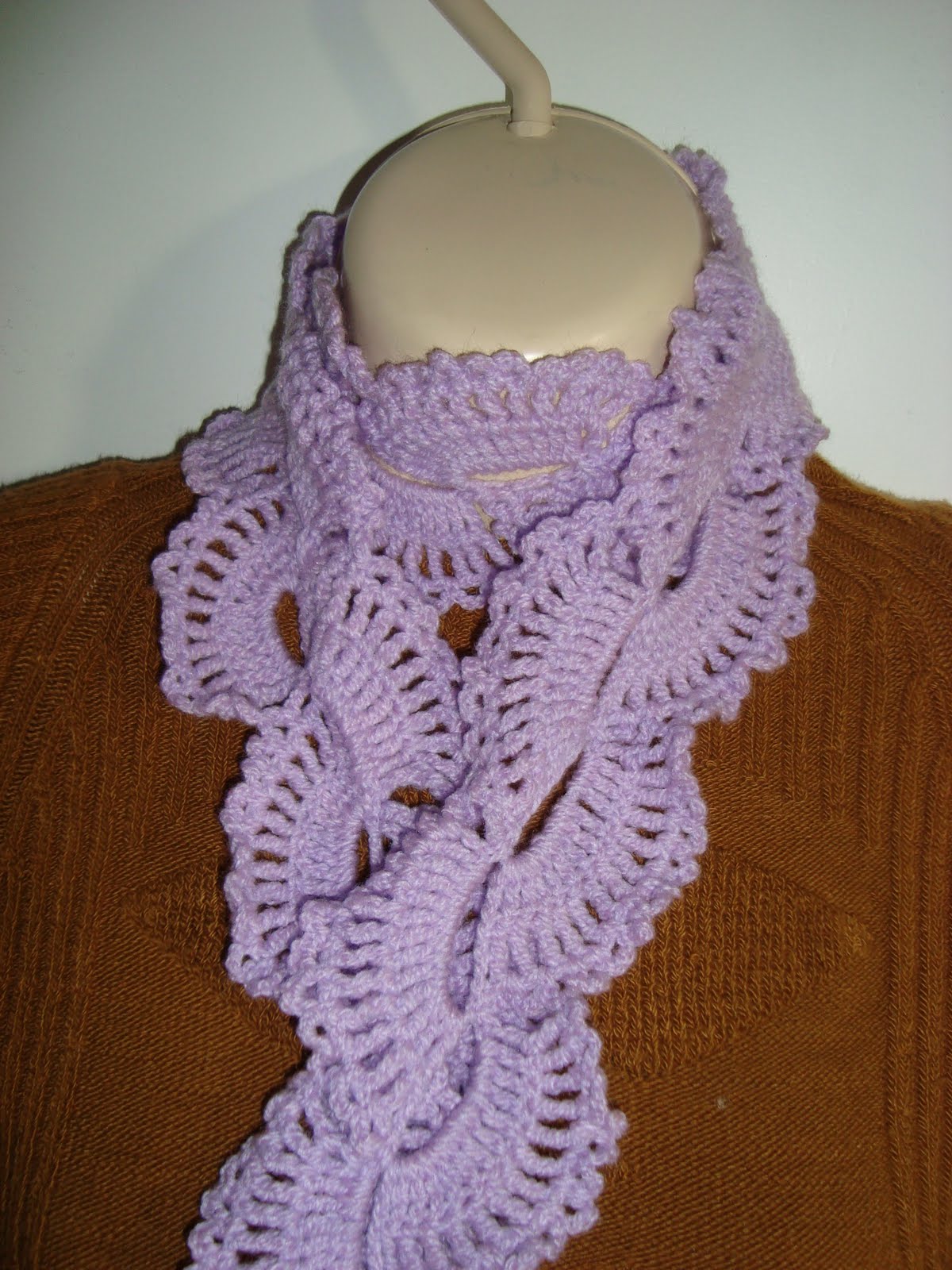 MEU SONHO COR DE ROSA: Cachecol de leques em croche com passo a passo.