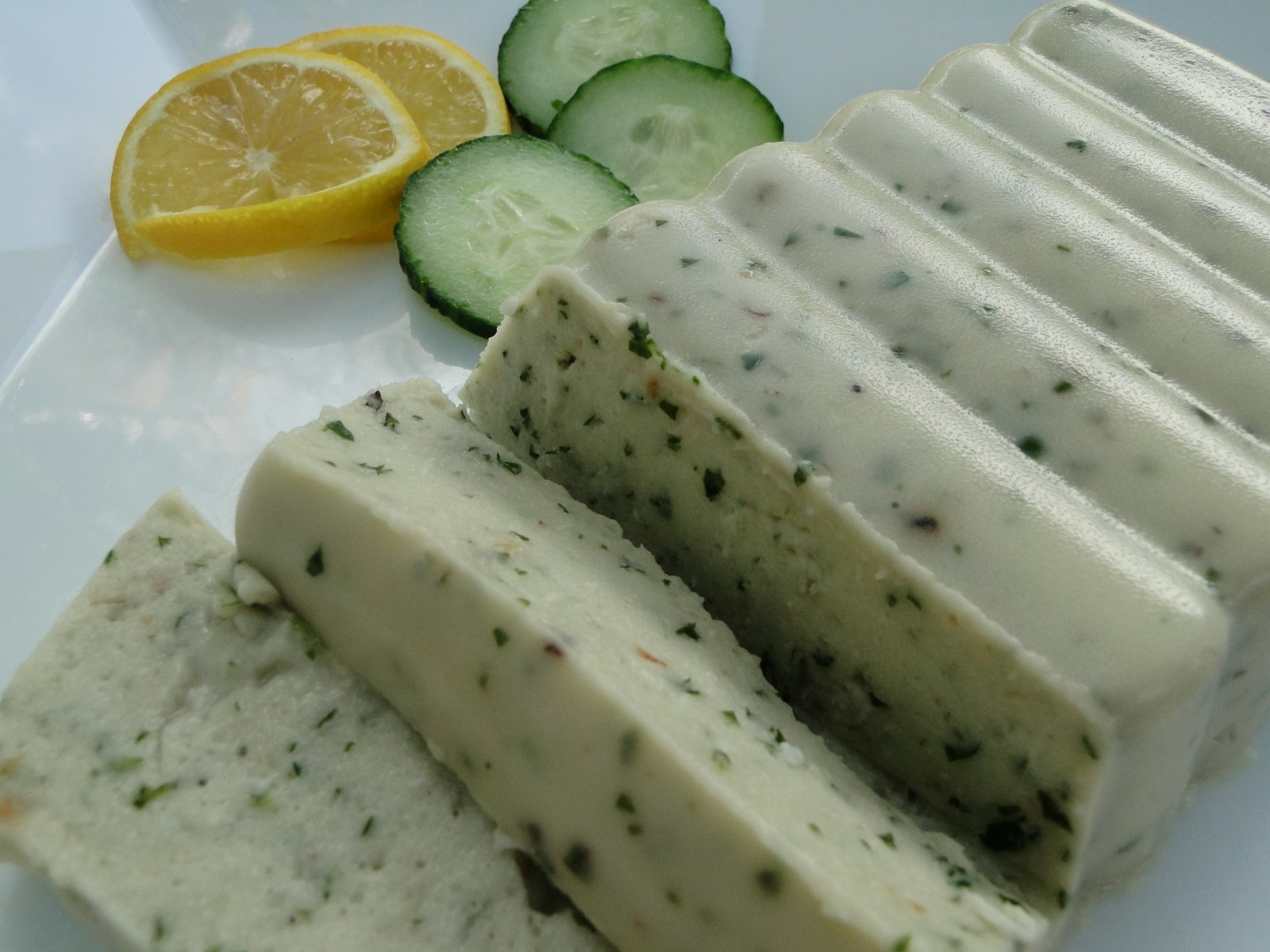 Mousse de marlin fumé et cotomili – 10recettes