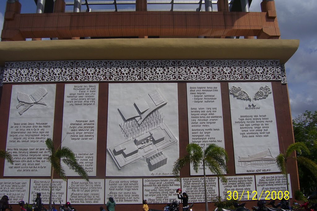 Gedung Badan Arsip dan Perpustakaan Daerah Provinsi Riau Soeman Hs ...