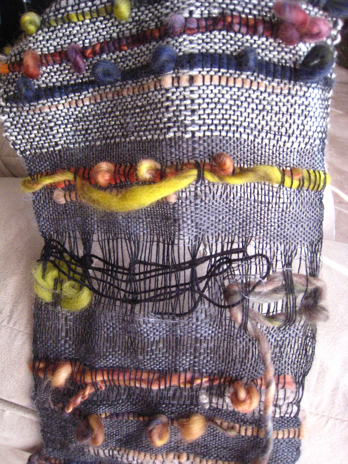 The Textile Gallery: My Very First Saori Weaving