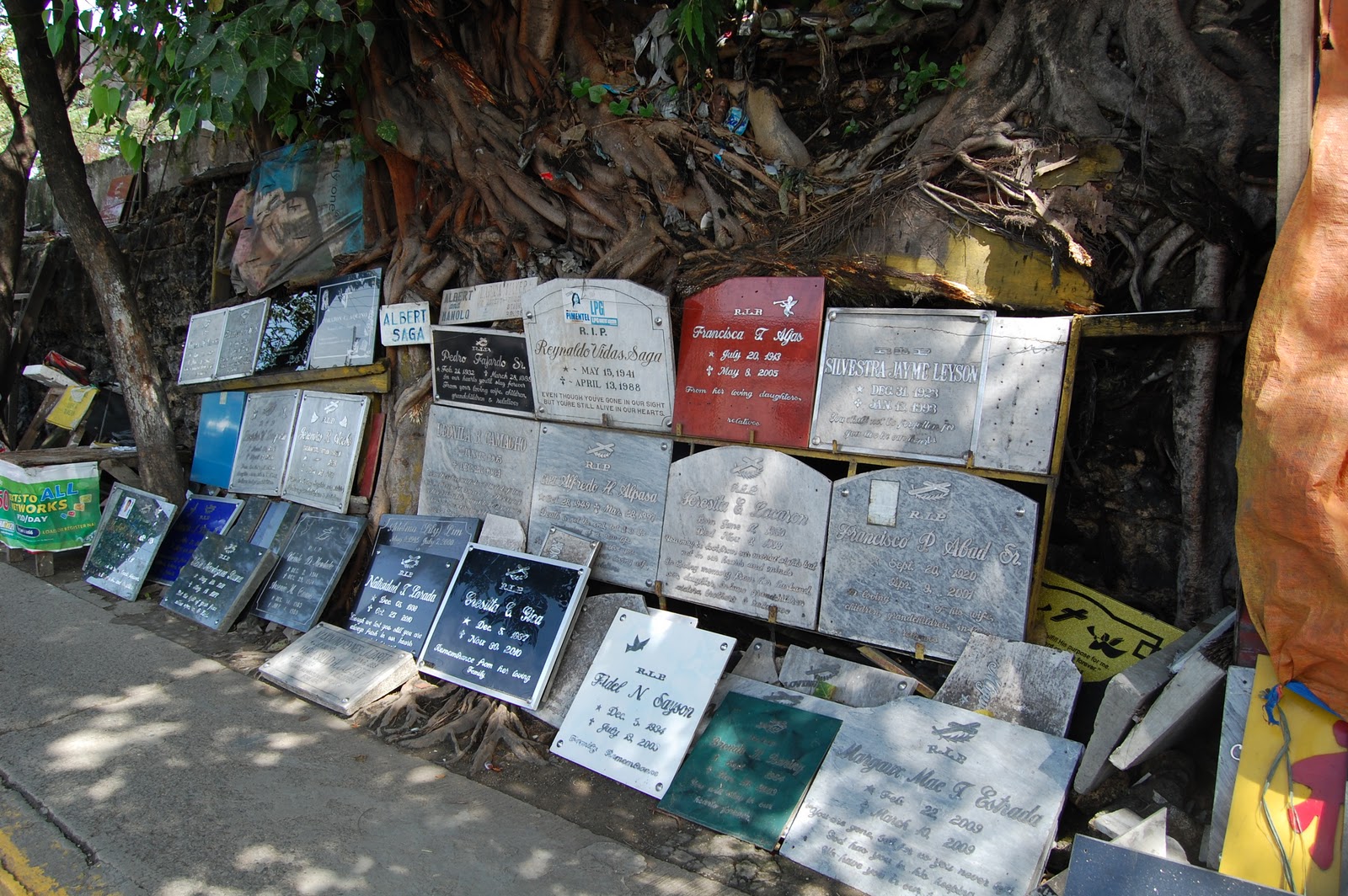 adventures in sustainability: The Lapida (Tombstone) Makers at Carreta ...