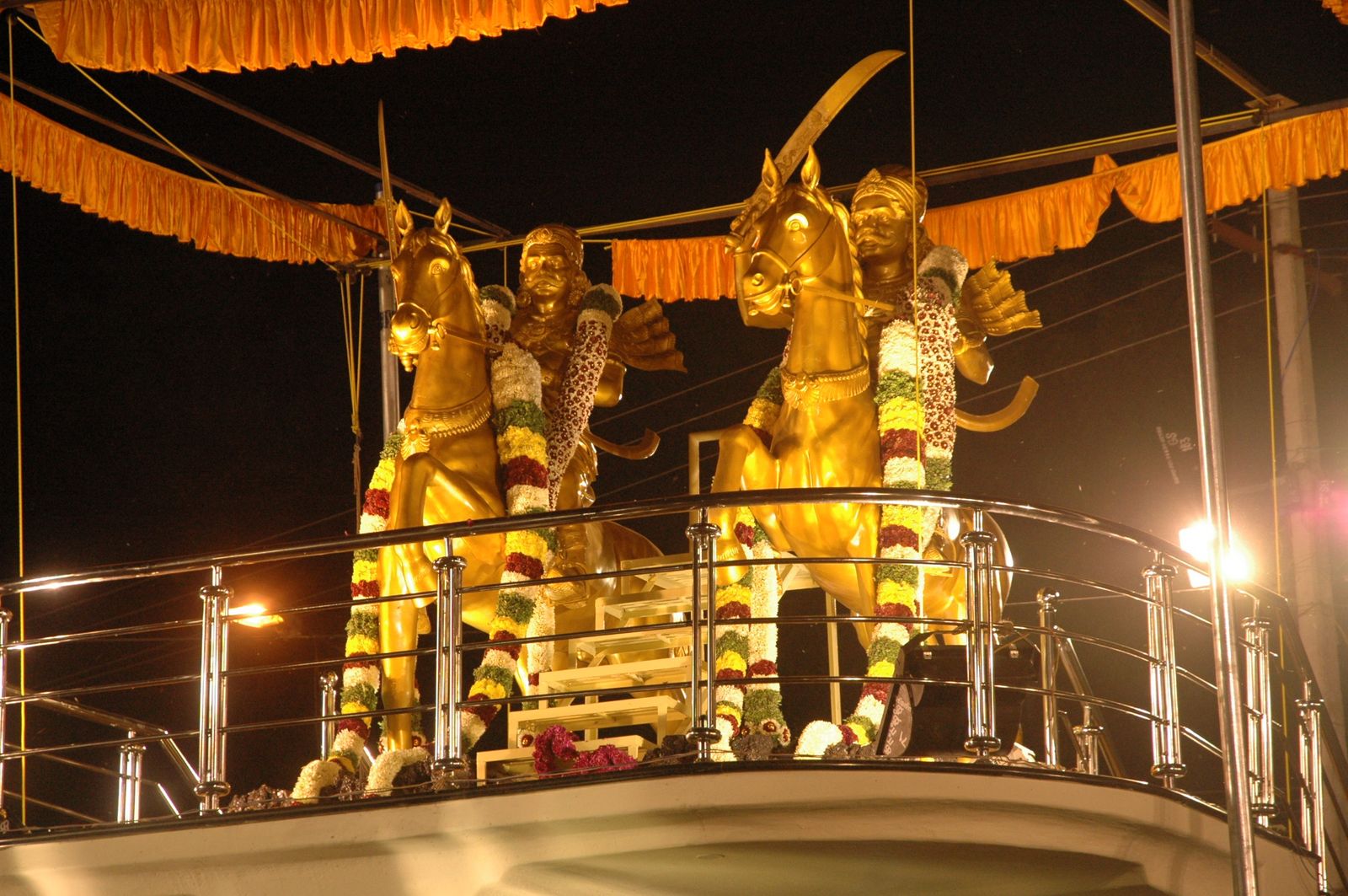 thevar: MARUTHU PANDIYAR
