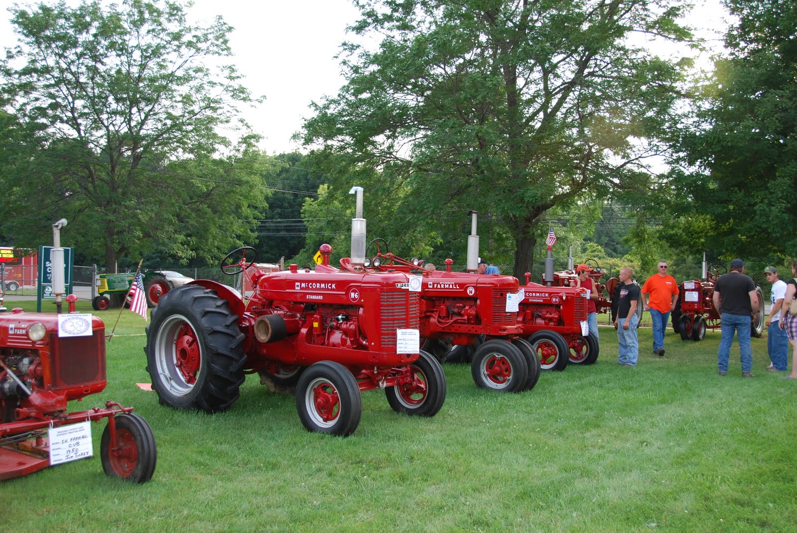 Muses On The Hill: Niagara Country Fair Antique Tractor Parade & Show