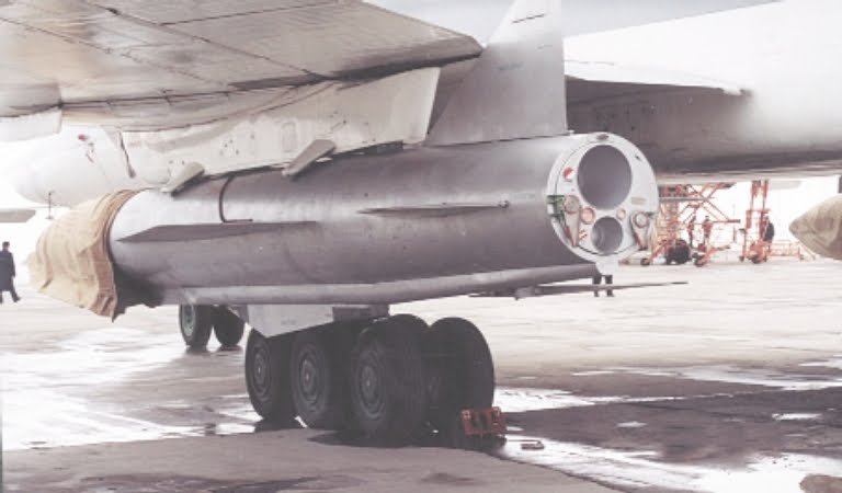WEAPONS TECHNOLOGY: Tupolev Tu-22M3 Backfire C Bomber - Missile Carrier ...
