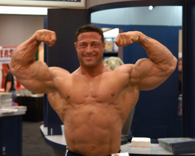 Muscle Male Model *: Eddie Moyzan and his huge arms!