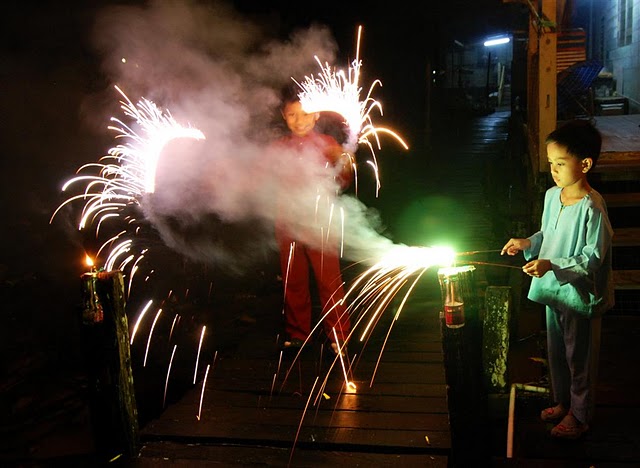 Sarawakiana@2: Fireworks for Hari Raya Aidil Fitri in Sibu