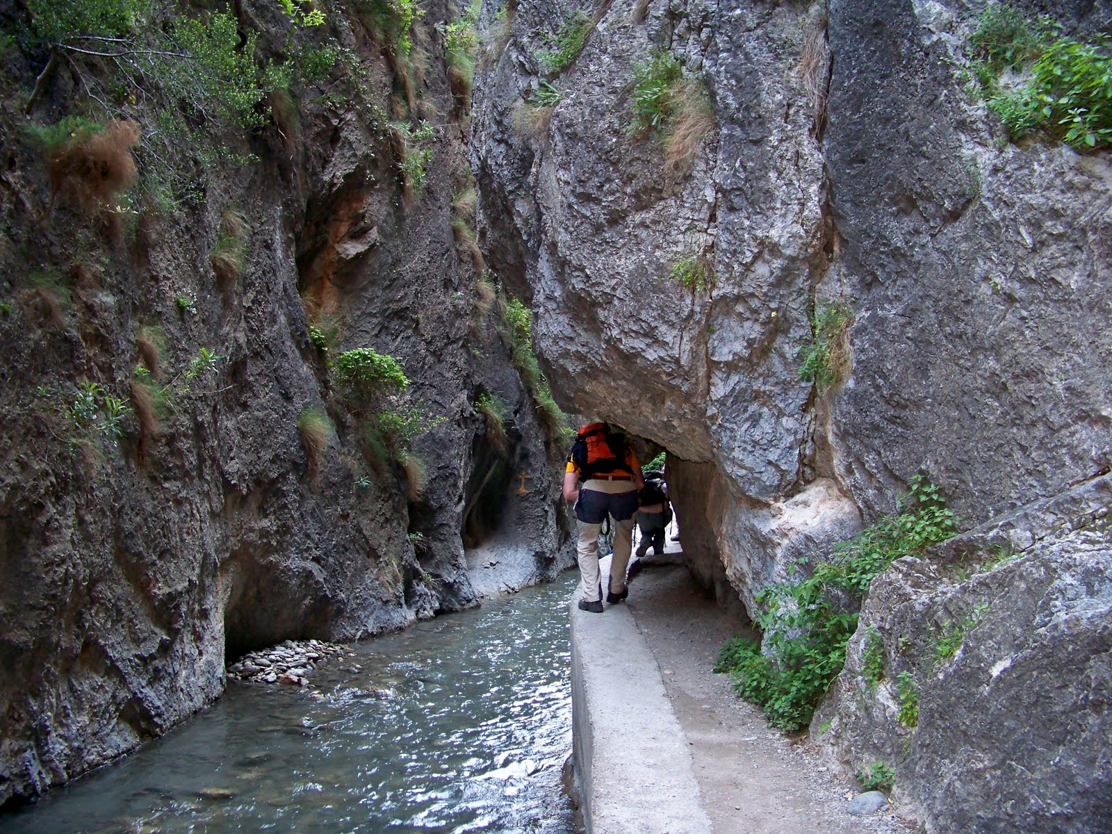 el senderista loco: LOS CAHORROS DE MONACHIL