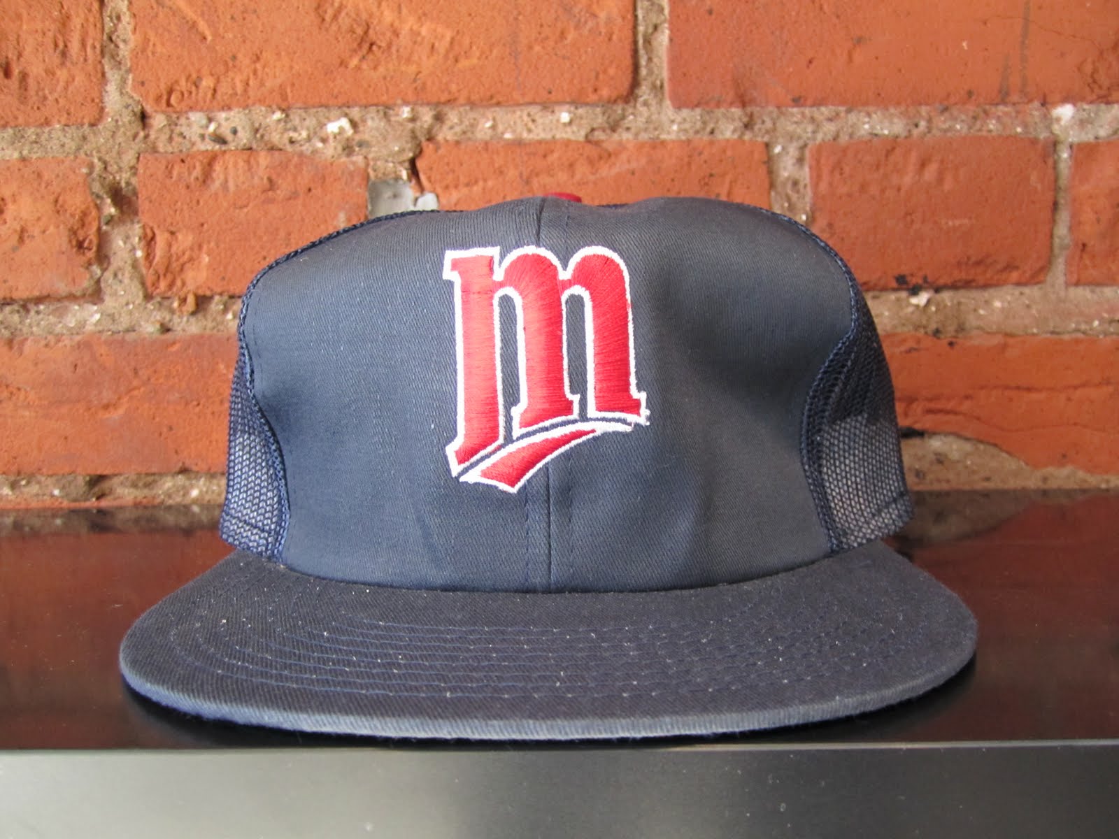 FLAT SPOT SKATE SHOP: VINTAGE SNAPBACKS HATS......