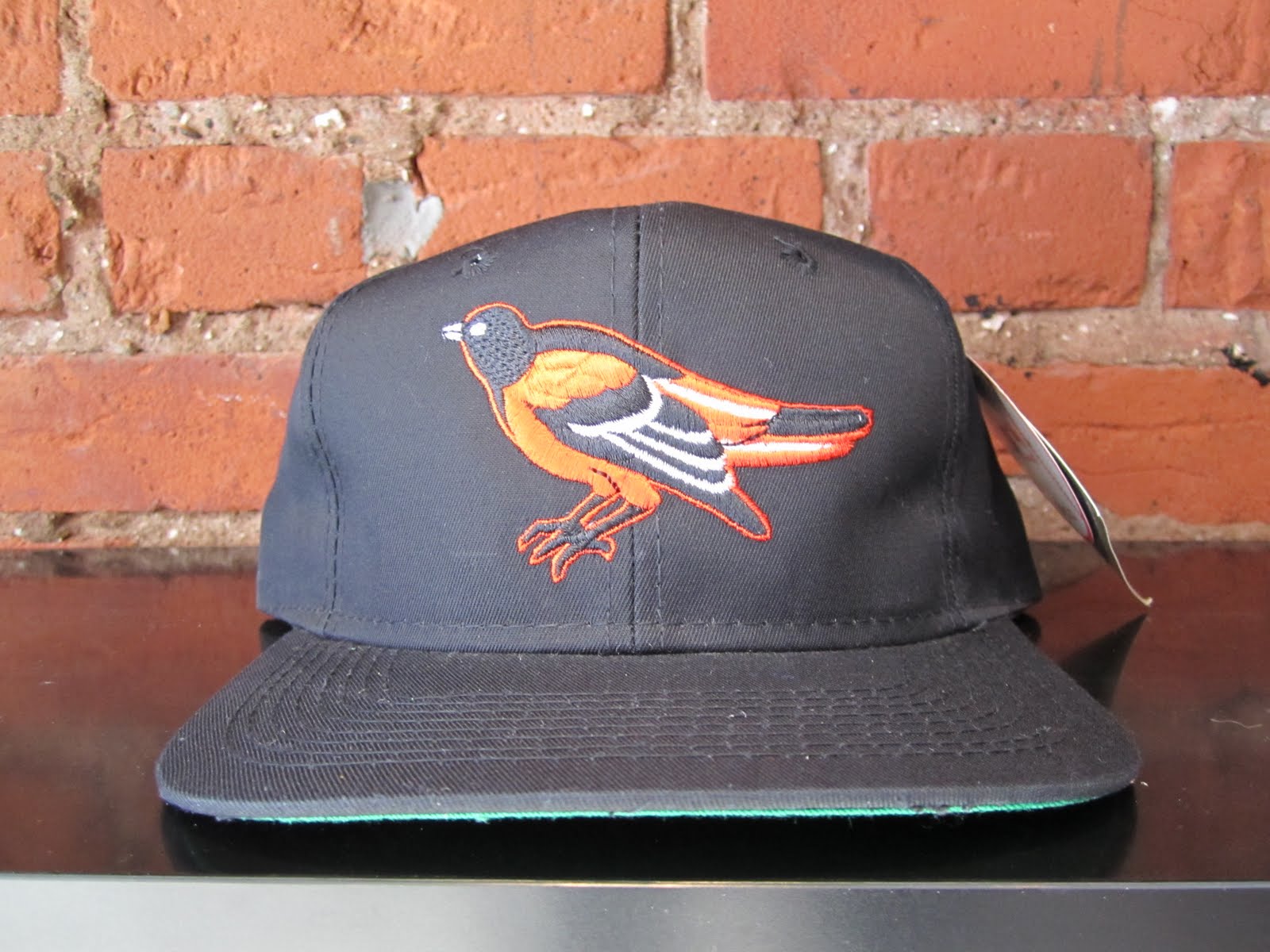 FLAT SPOT SKATE SHOP: VINTAGE SNAPBACKS HATS......