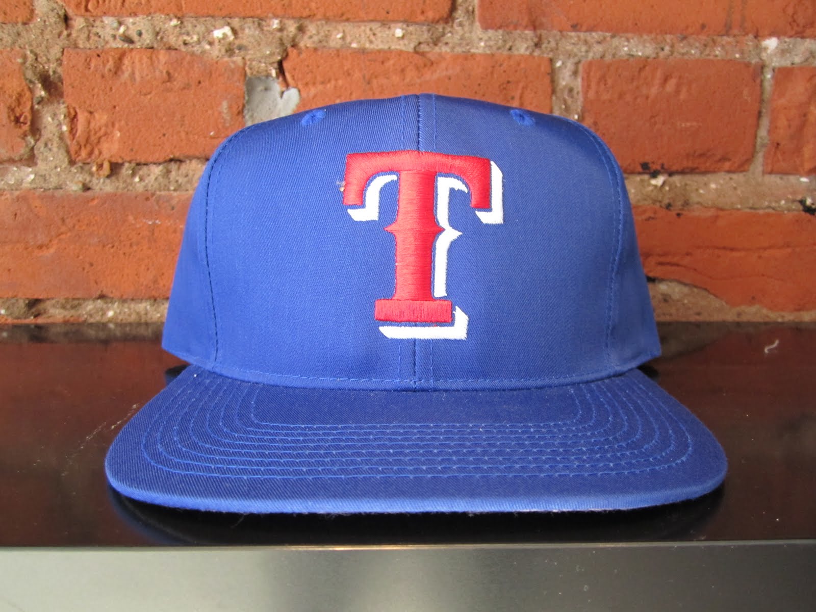 FLAT SPOT SKATE SHOP: VINTAGE SNAPBACKS HATS......