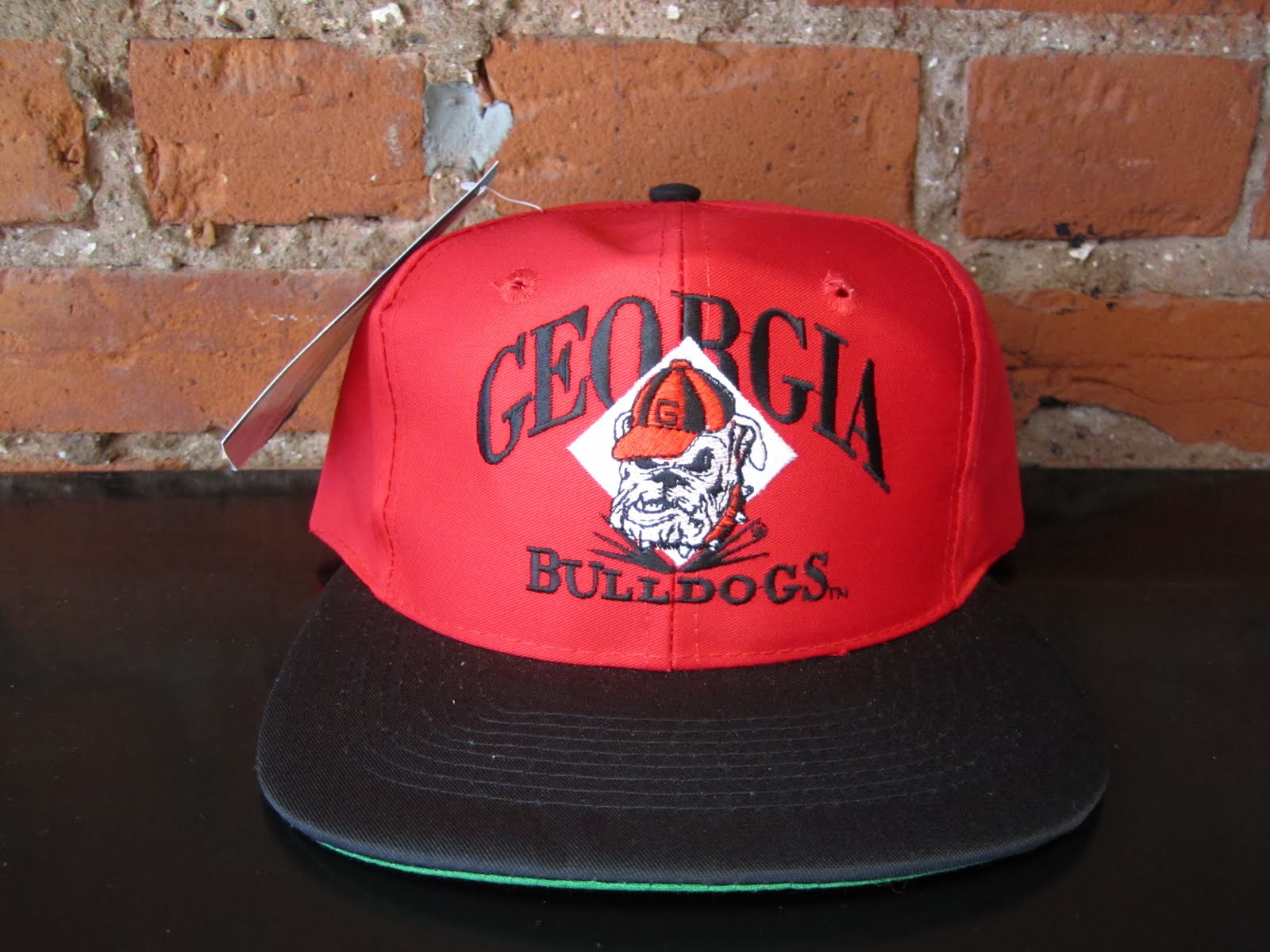 FLAT SPOT SKATE SHOP: VINTAGE SNAPBACKS HATS......