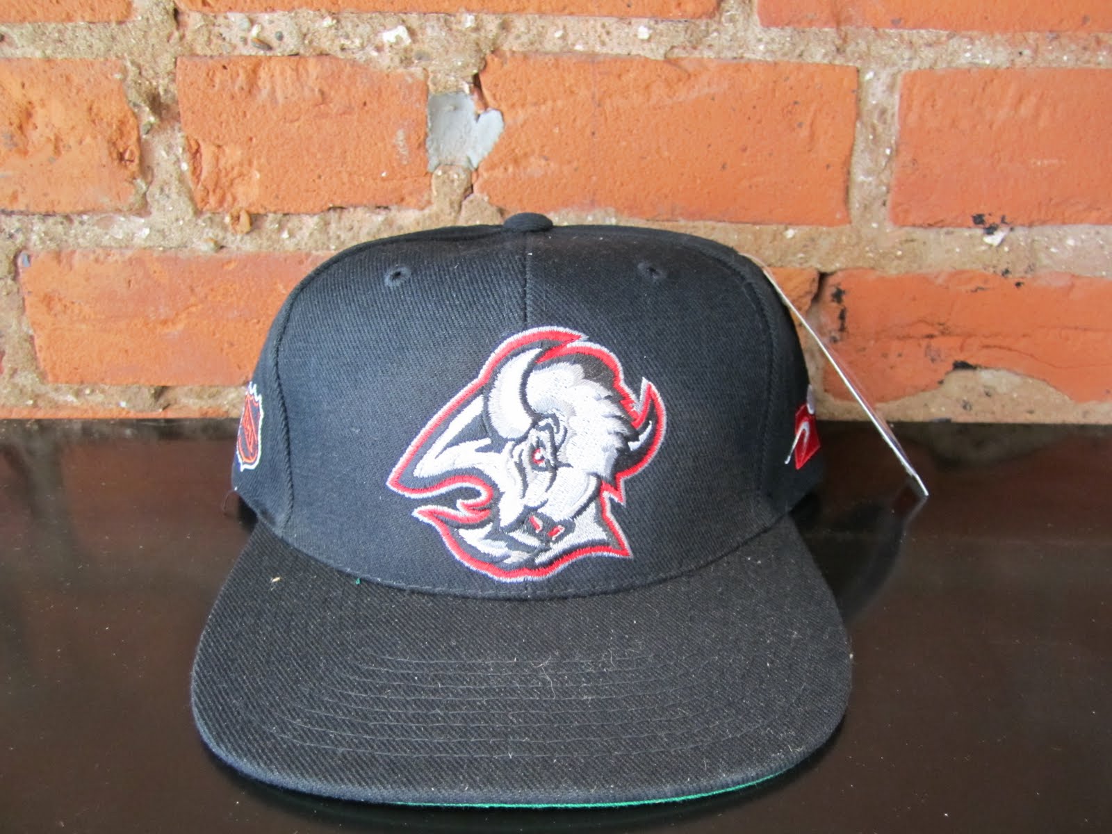 FLAT SPOT SKATE SHOP: VINTAGE SNAPBACKS HATS......