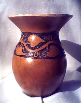 CEREMONIA SECRETA: MATES DE CALABAZA CON GUARDAS TALLADAS
