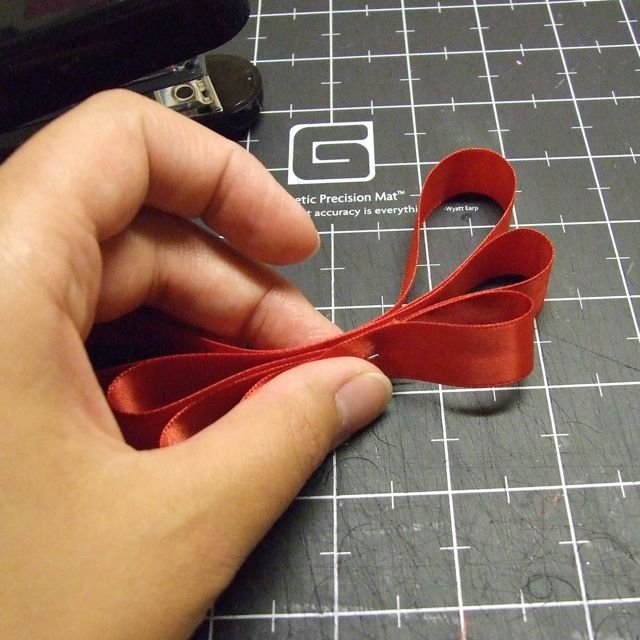 Windy Robinson: Ribbon Embellishment Tutorial