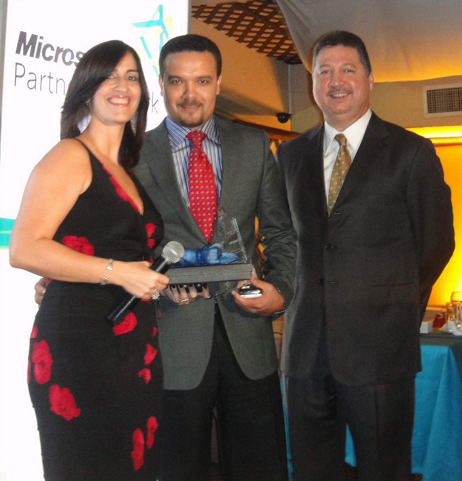 D` Economía & Sociedad: Microsoft Dominicana reconoce a LogicOne