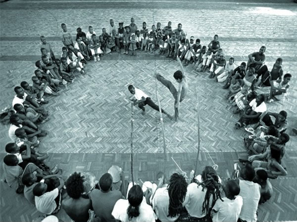 A Arte da Capoeiragem Apresenta: Maculêlê: Roda de Capoeira