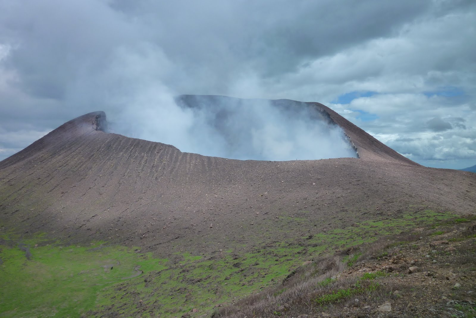 Michele's Latin American Adventure: Telica Volcano - 8 hr hike. 25k and ...