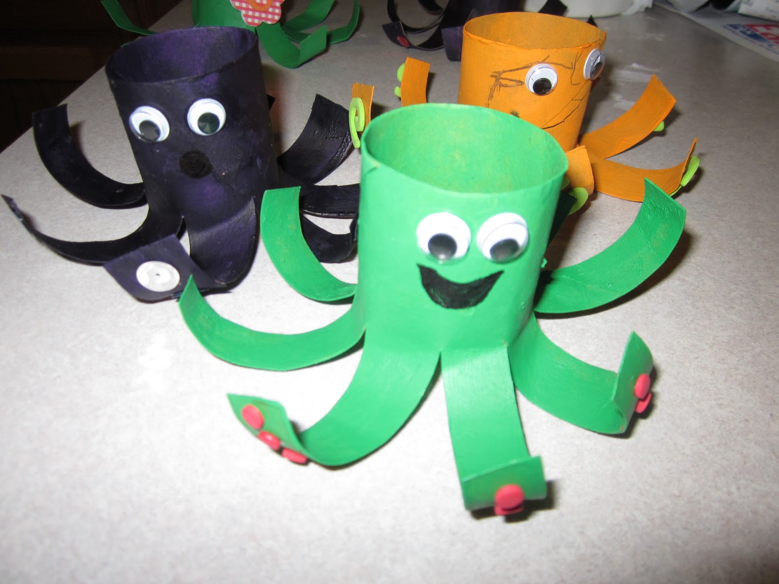 Because I Said So (and Other Mommyisms): Toilet Paper Tube Octopus