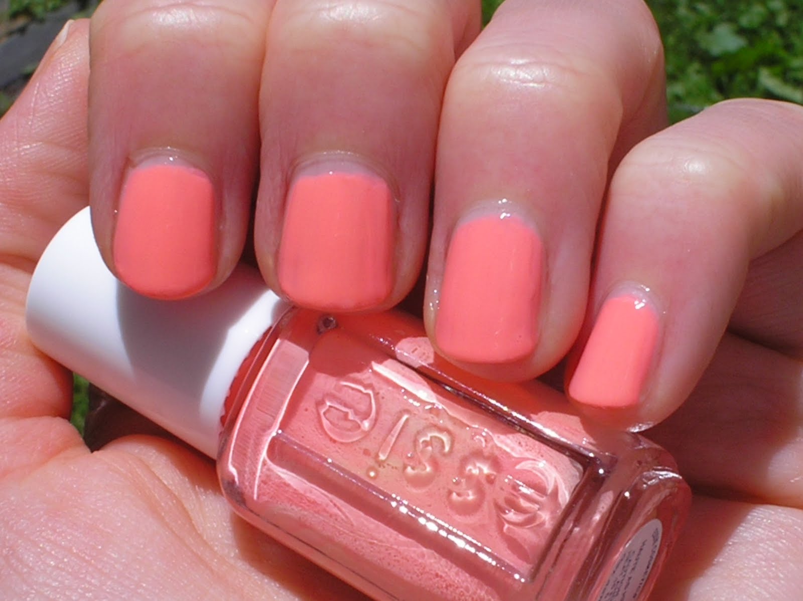 Never Enough Nails: Essie Summer Collection Mini Set