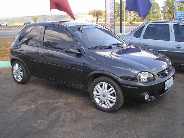 Planeta Automotivo: Corsa rebaixado socado e rodas Esportivas