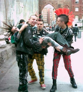 UN MUNDO PERFECTO: LE LLAMABAN PUNK