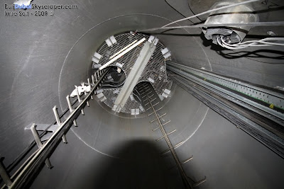 Dubai Constructions Update by Imre Solt: Inside the Burj Khalifa spire ...