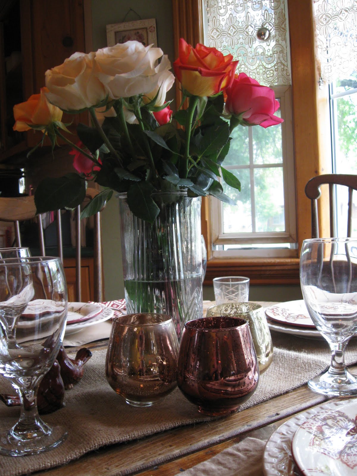 Blondie's Journal: TABLESCAPE THURSDAY: SIMPLE TABLE WITH ROSES
