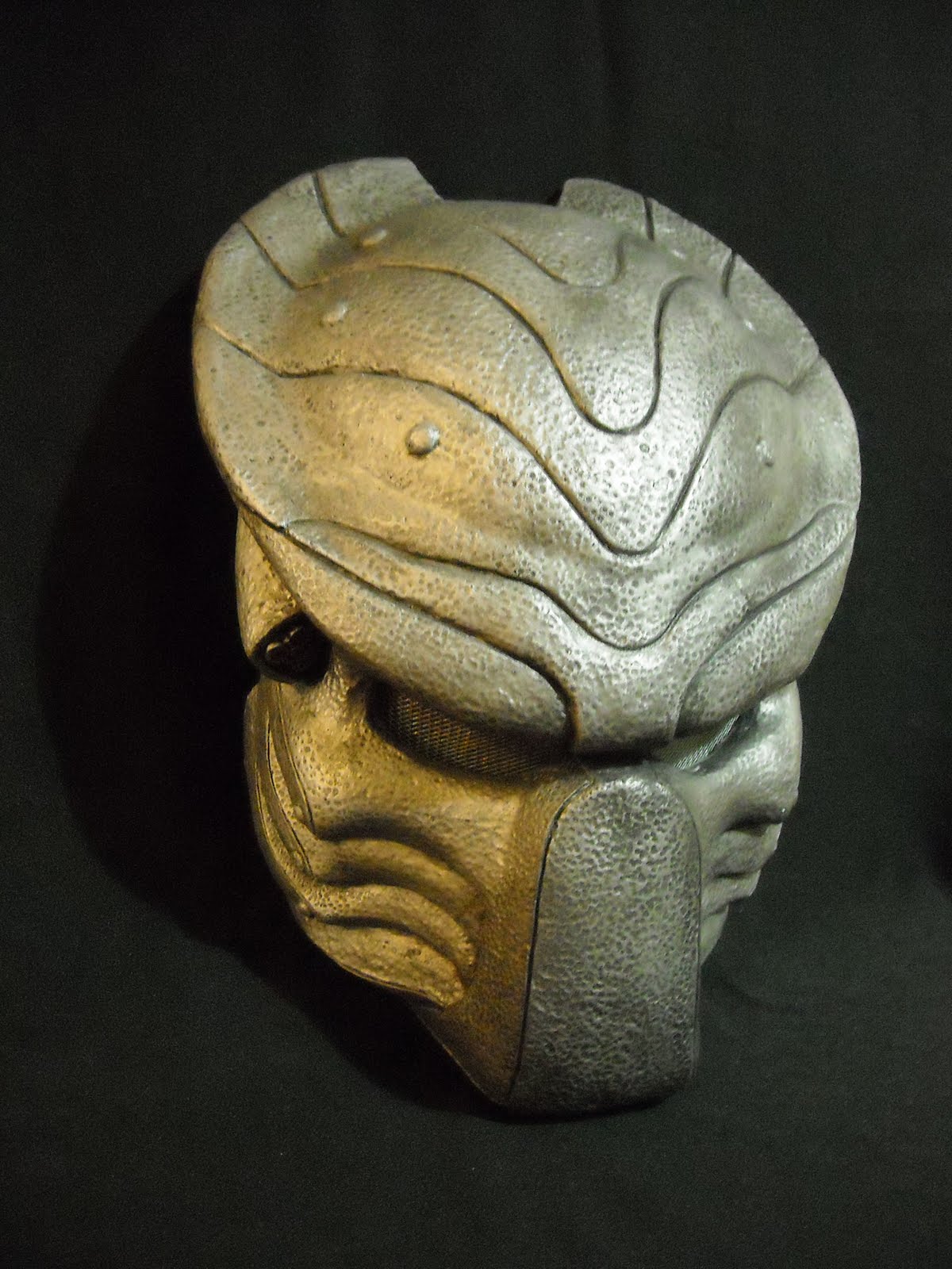 Alejandro Grisolio: Máscara Depredador Chopper Avp I