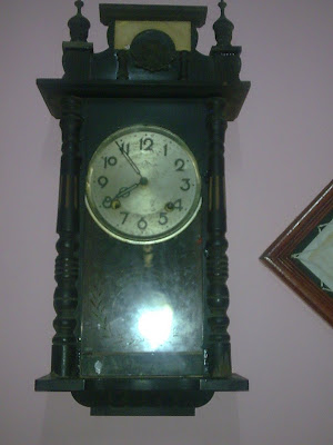 KHAZANAH PELIK DAN LAMA: JAM DINDING LAMA