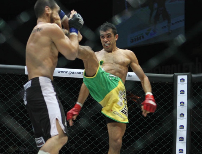 Ely Kickboxing MMA/BH: Thiago Michel abate Felipe Olivieri!