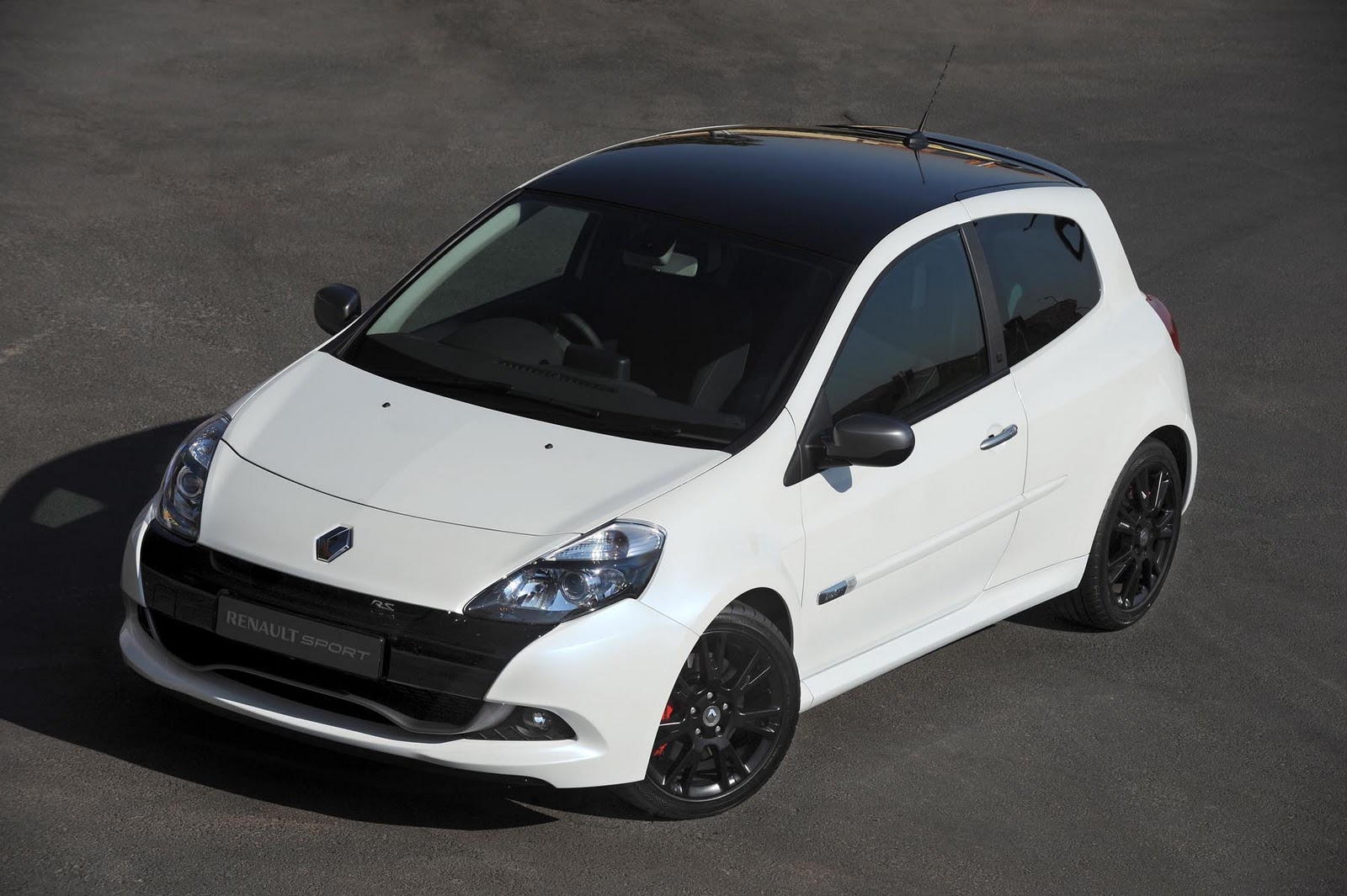 mini coupe concept: 20TH ANNIVERSARY RENAULT CLIO RS PRICED