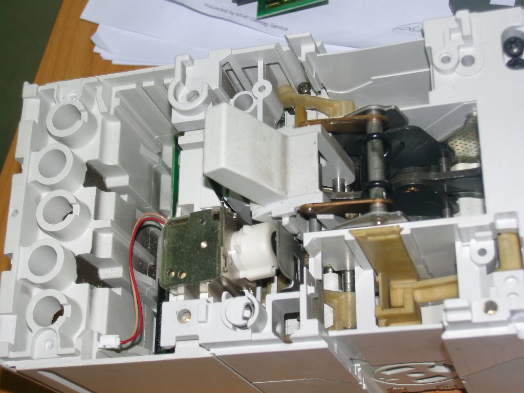 Power plant electrical engineer: Disassemble-MCCB(moulded case circuit ...
